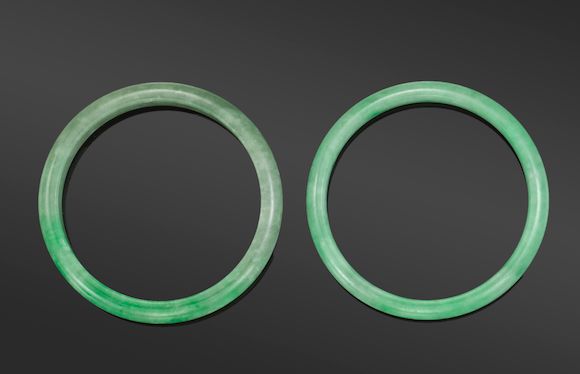 Bonhams : Two jadeite bangles