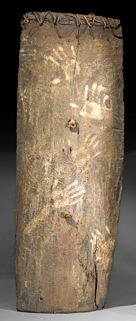 Bonhams : War shield, Fore People, Eastern Highlands, Papua New Guinea