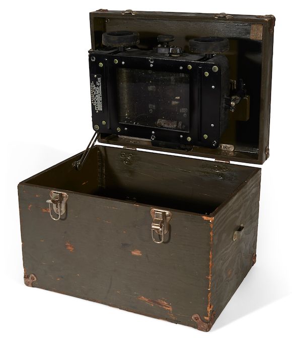 Bonhams : US Navy Type A-1 Astrograph in Original Box, c.1940 11 x 10 x ...