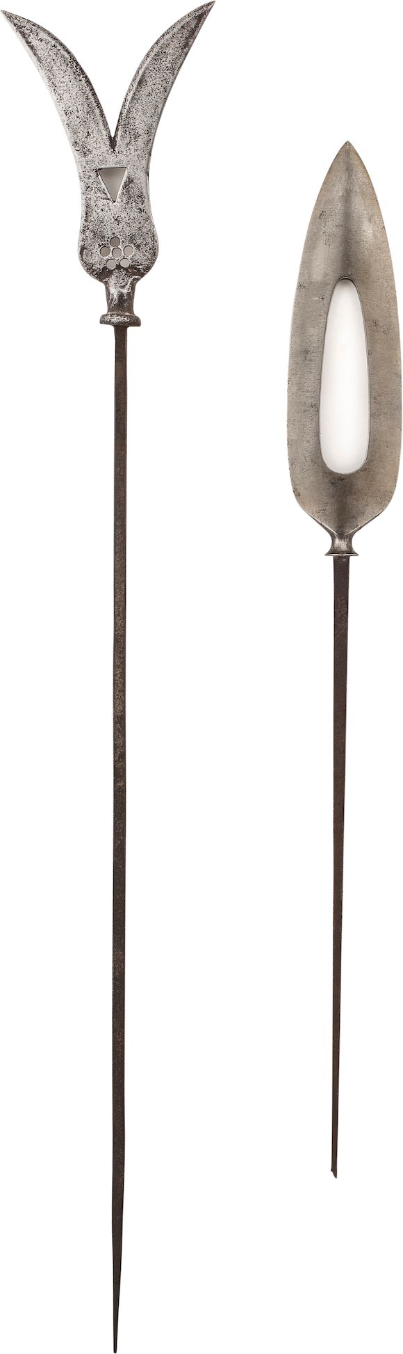 Bonhams : An unusual arrowhead and a long sukashi arrowhead (yanone ...