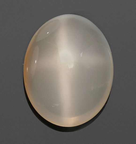 Bonhams : Star Moonstone