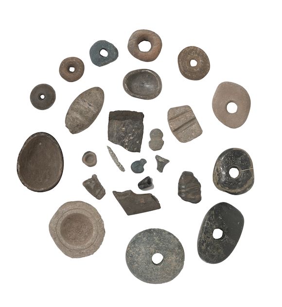 Bonhams : A collection of Chumash/Southern Californian stone artifacts