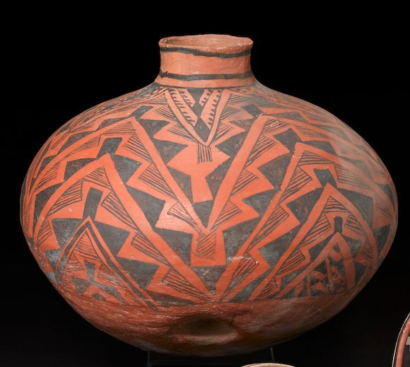 Bonhams : A Wingate black-on-red olla