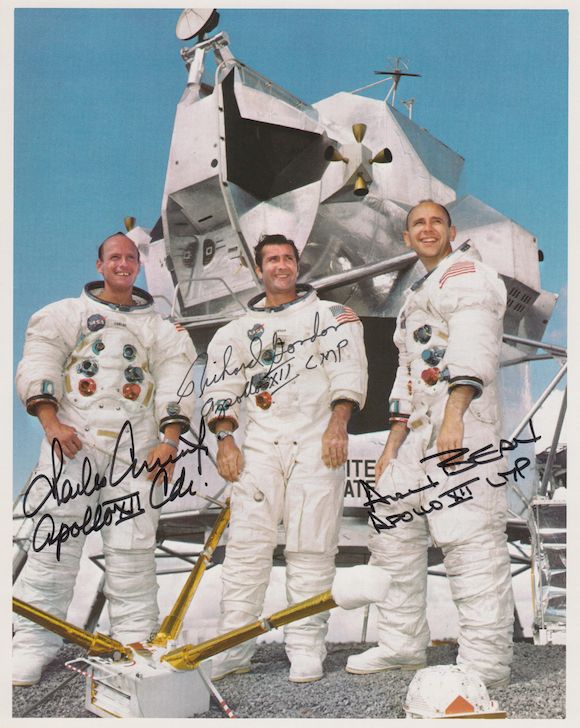 Bonhams : APOLLO 12 PORTRAIT, CREW SIGNED Color photolithograph, 10 x 8 ...
