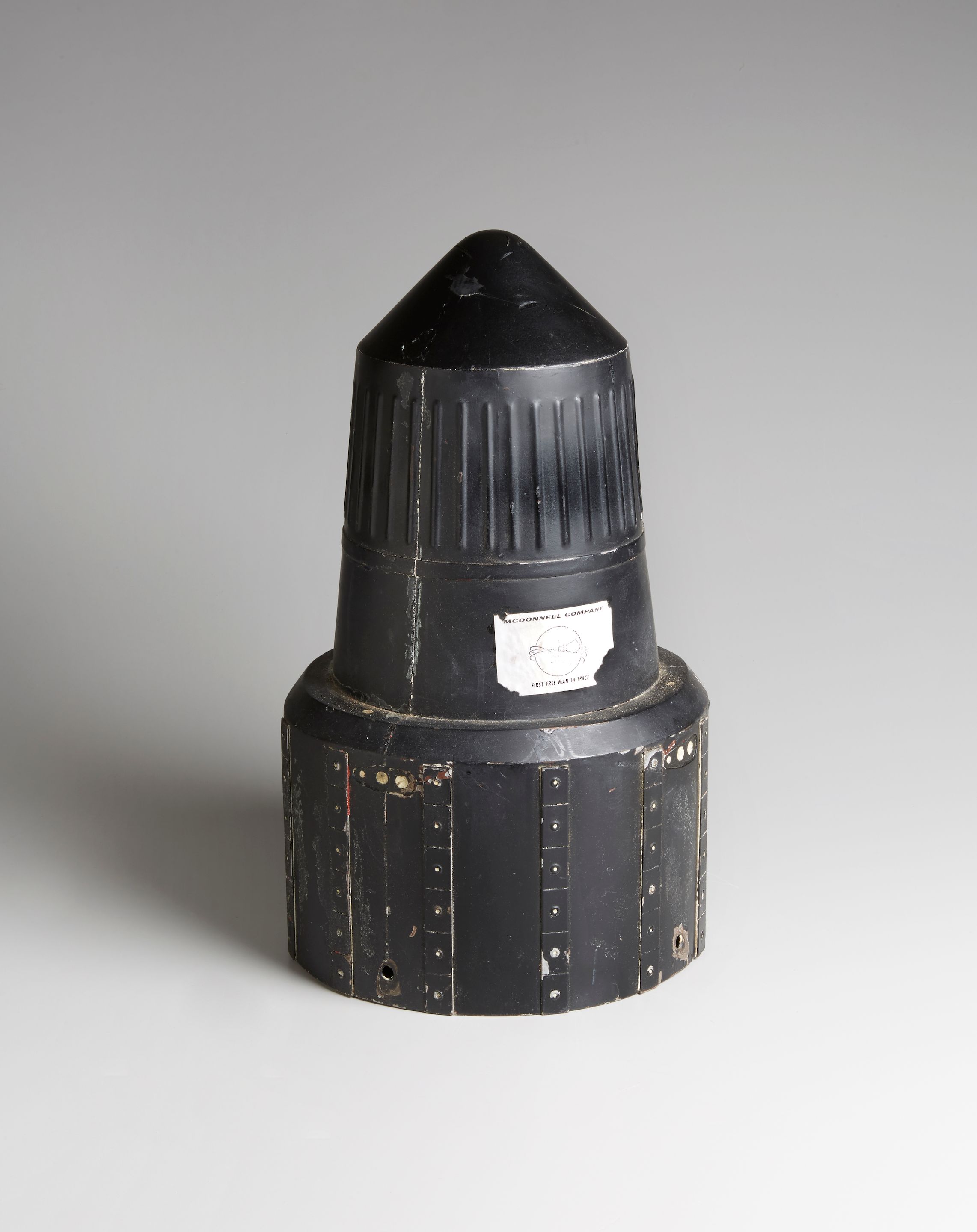 Bonhams : MERCURY SPACECRAFT NOSE CONE & ANTENNA COMPARTMENT MODEL
