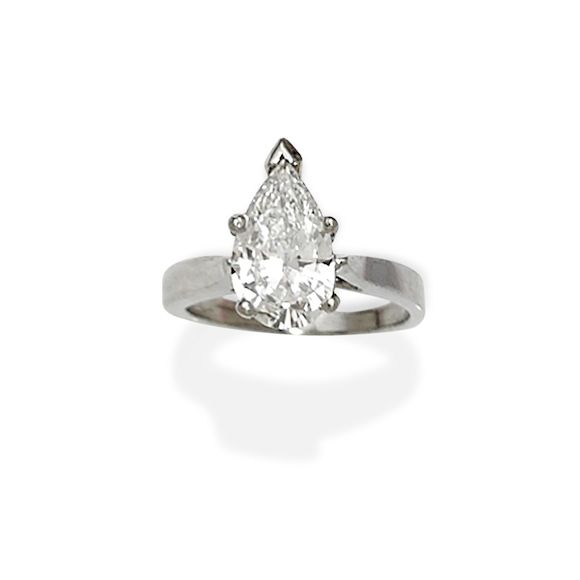 Bonhams : A fracture filled diamond and platinum solitaire ring