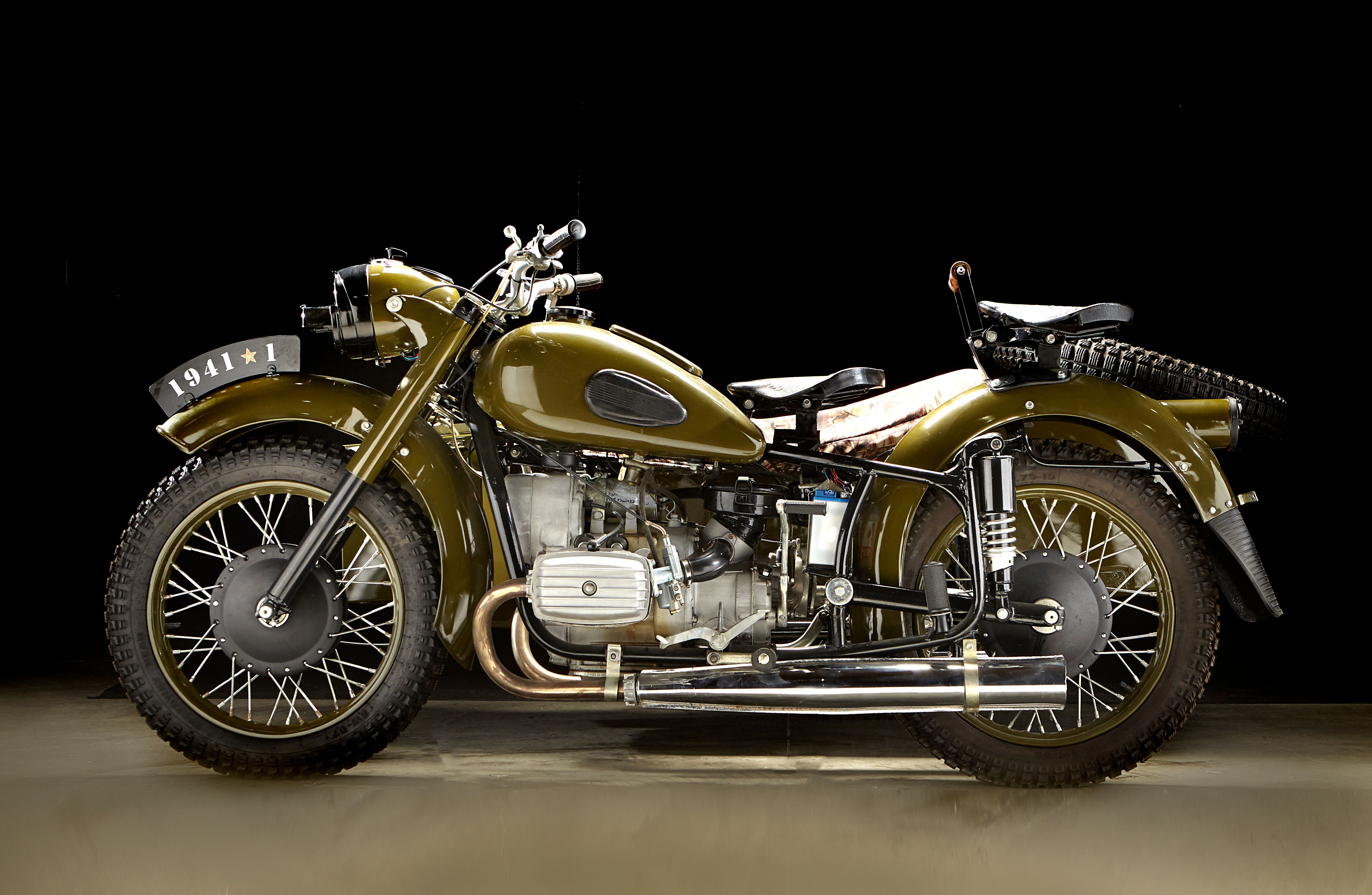 Bonhams Cars : Restored in WWII Russian Army trim,1972 DNEPR 650cc w ...