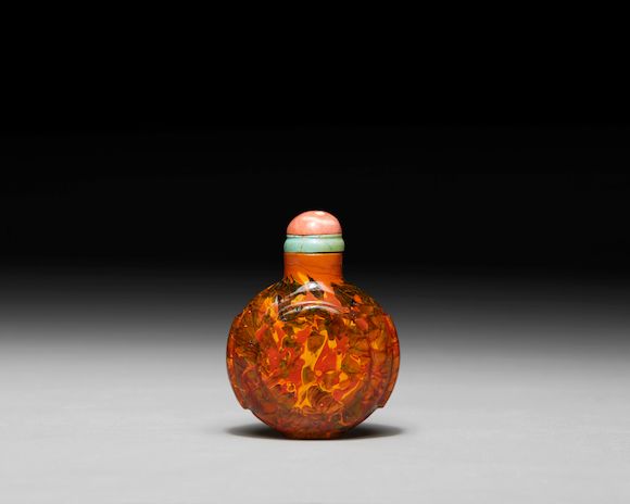Bonhams : An imitation realgar glass snuff bottle 1720-1800