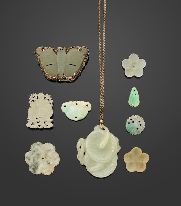 Bonhams : A group of jade decorations Late Qing/Republic period