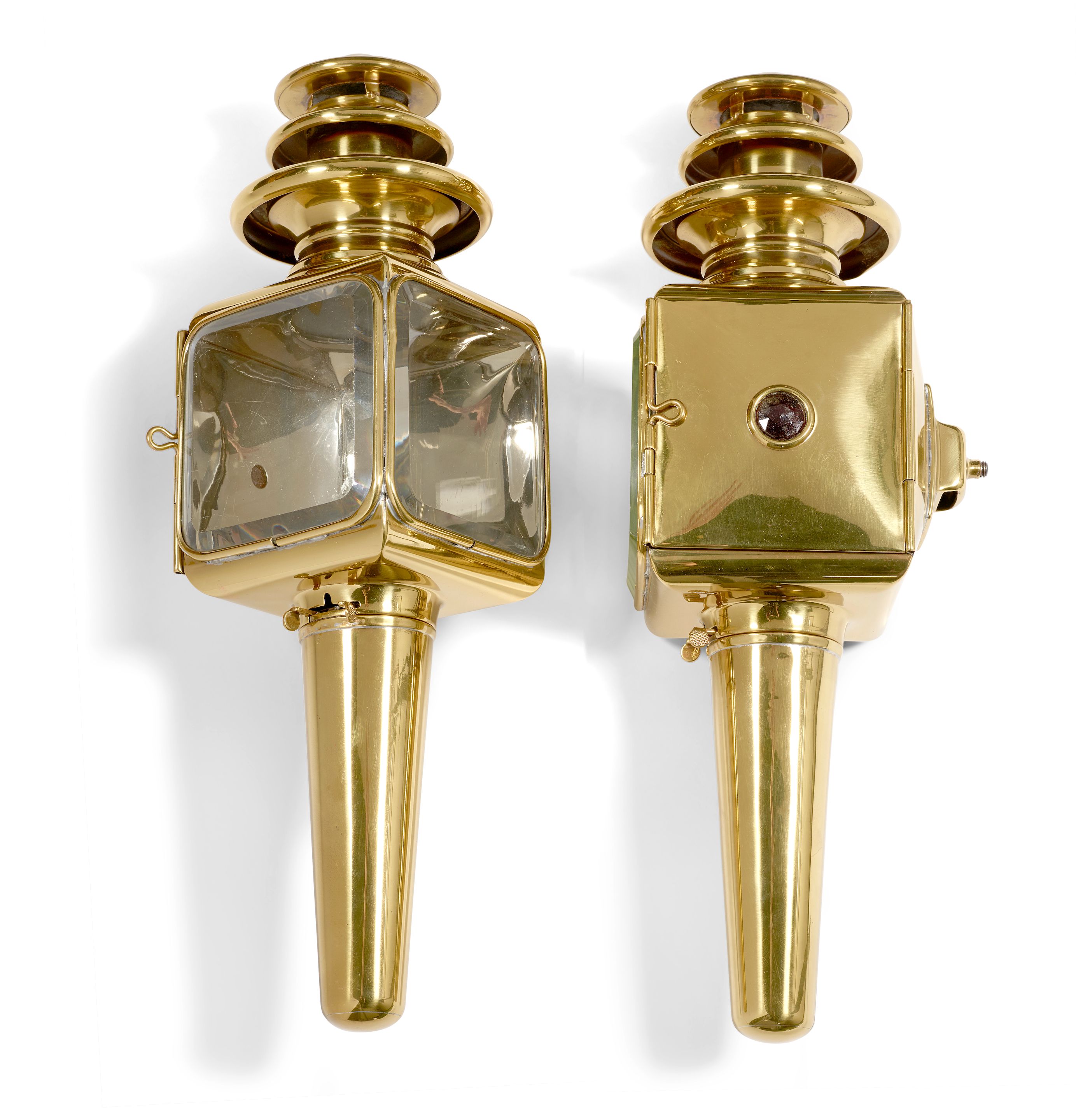 Bonhams Cars : A fine pair of Grey & Davis Oil illuminated coach lamps,