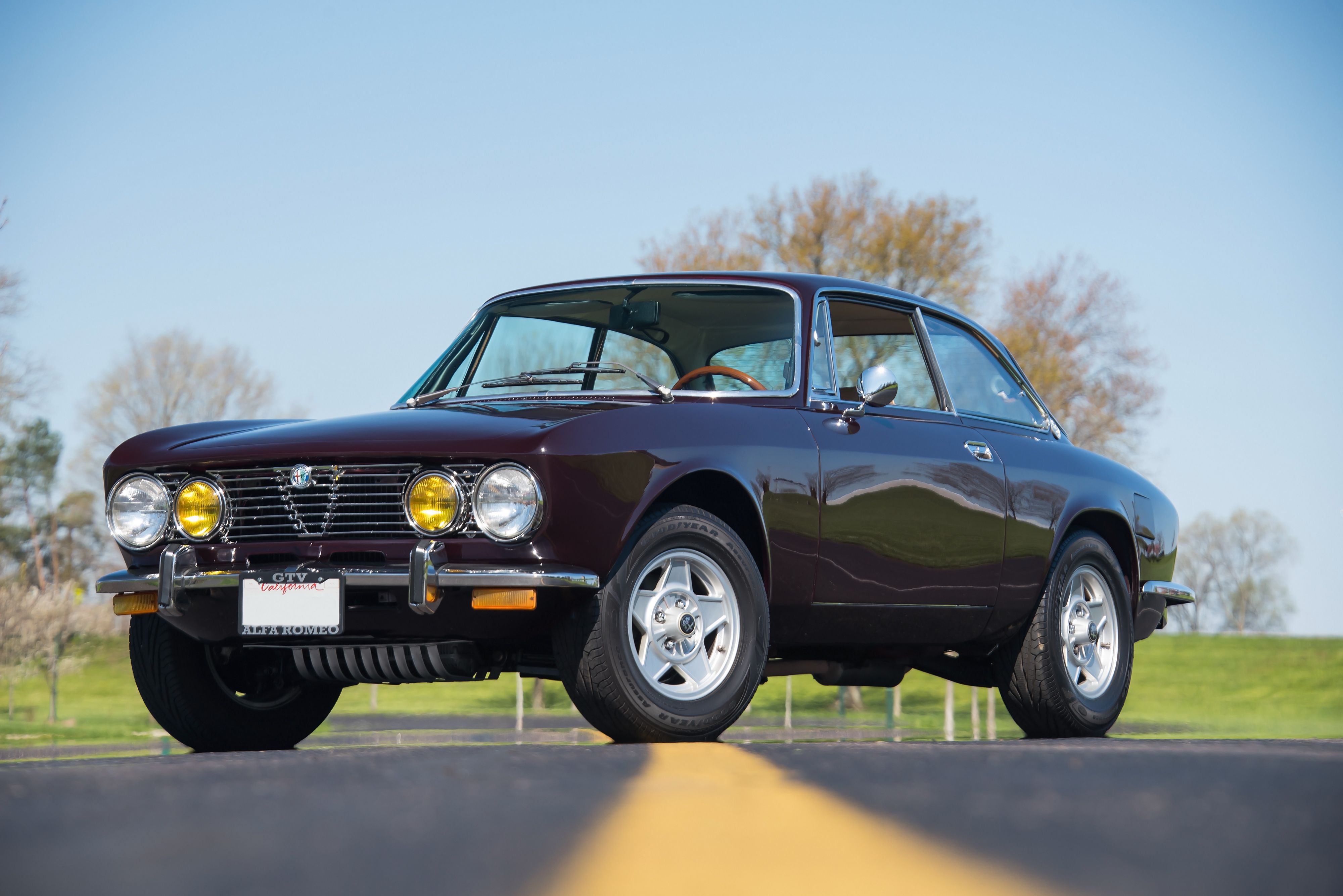 Bonhams Cars : 1974 Alfa Romeo 2000 GT Veloce Chassis no. AR3023824