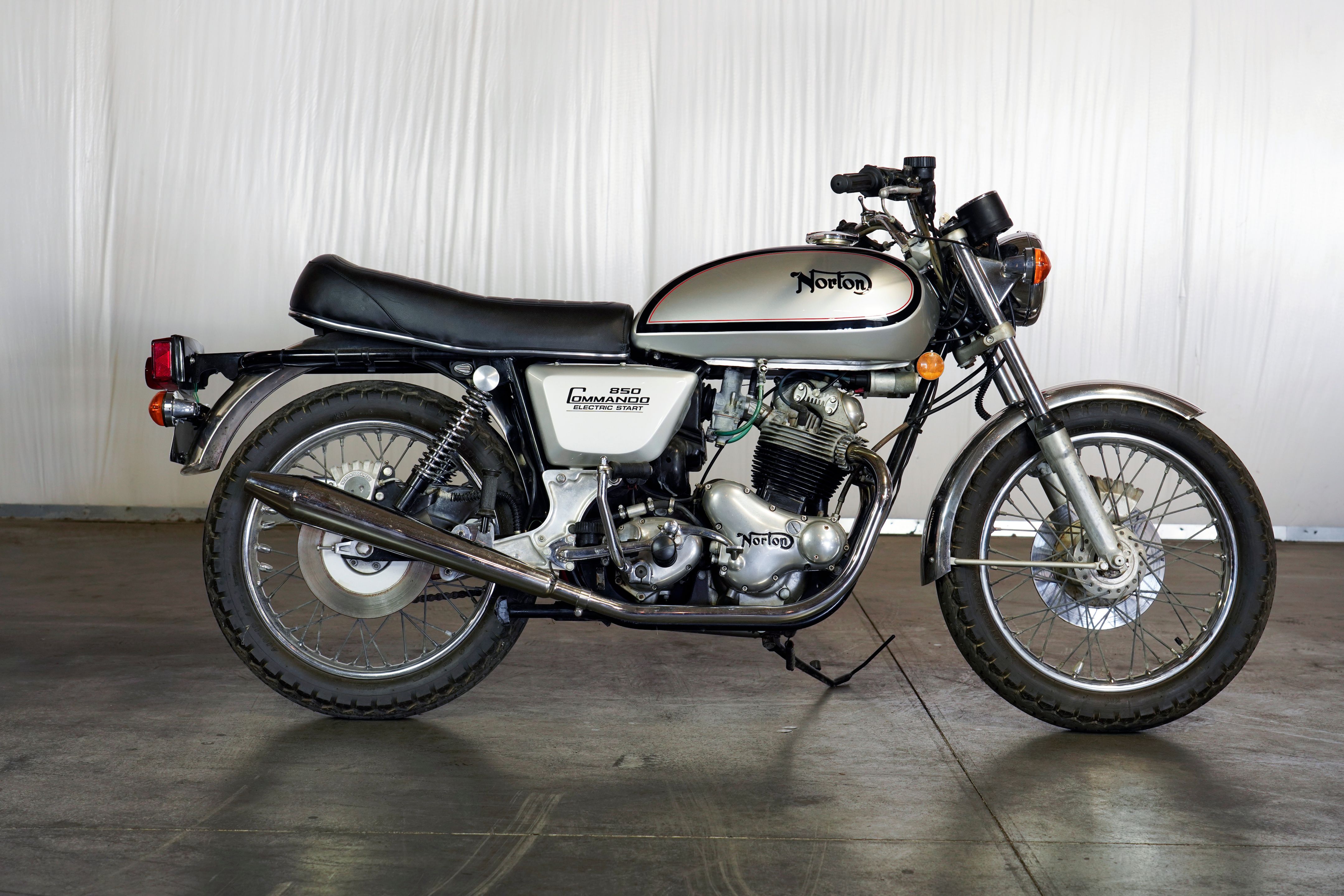 Bonhams Cars : 1975 Norton 850cc Commando Mk3 Interstate Frame no. to ...