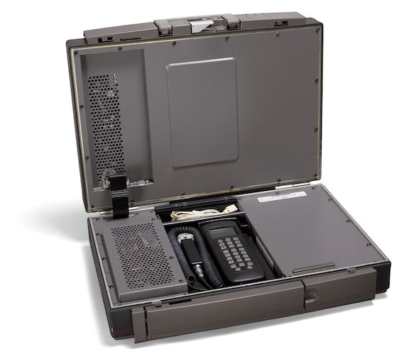 Bonhams : Magnavox SATELLITE PHONE. MX-3030 INMARSAT-M/LM Magnaphone M ...