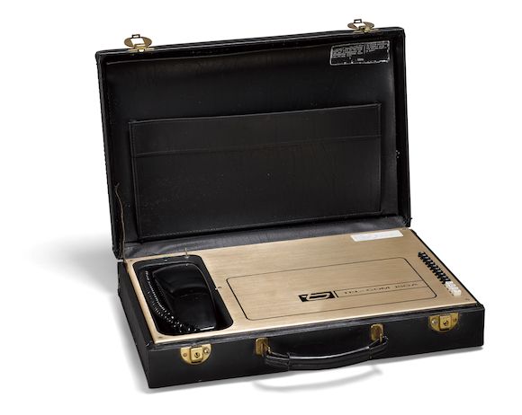 Bonhams : MOBILE PHONE: INTEGRATED SYSTEMS TECHNOLOGY. Tel-Com 150A ...