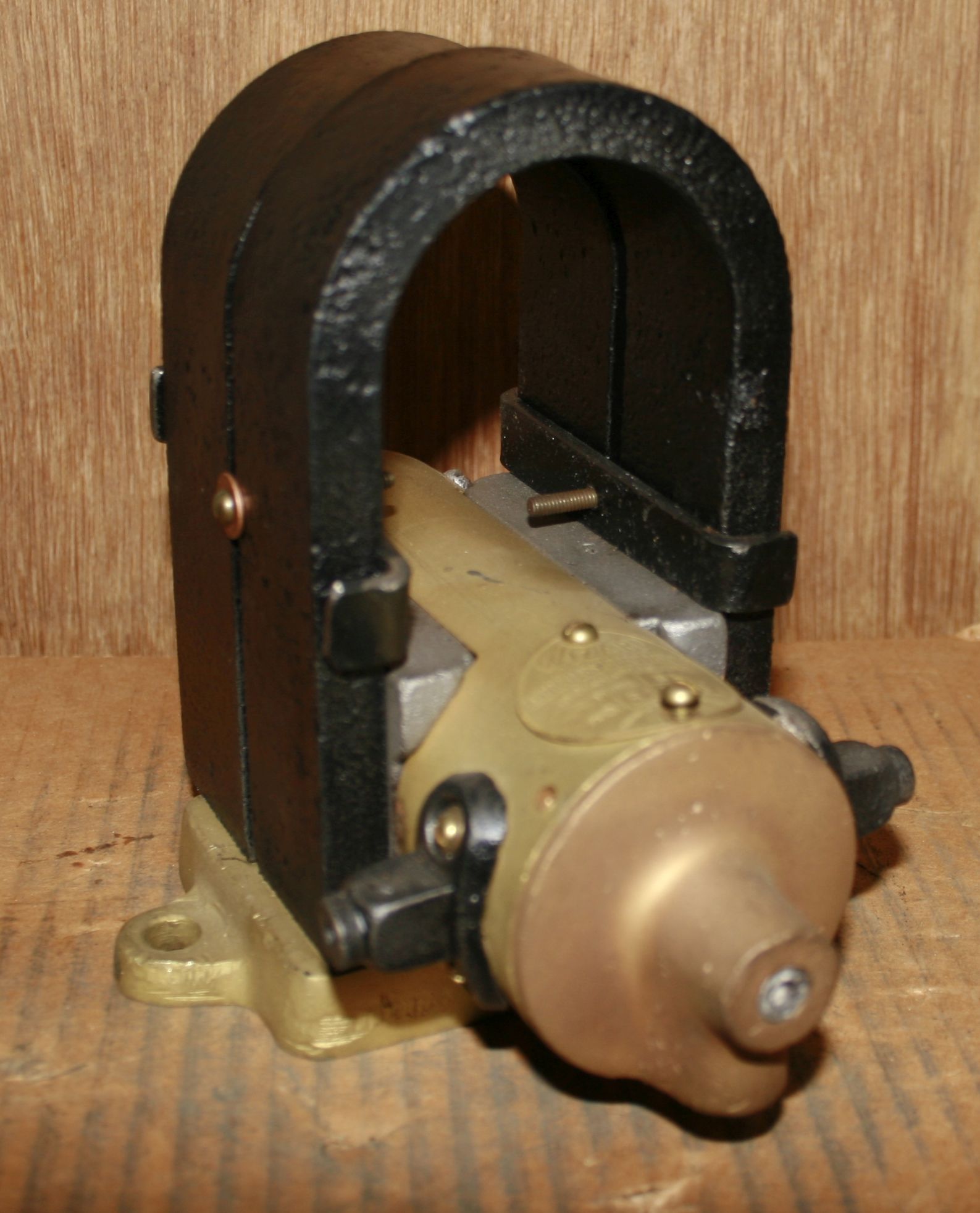 Bonhams Cars : A RARE WIZARD MAGNETO BY HERCULES ELECTRIC COMPANY OF ...