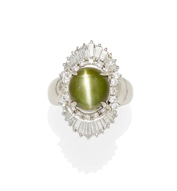 Bonhams : A cat's-eye chrysoberyl, diamond and platinum ring