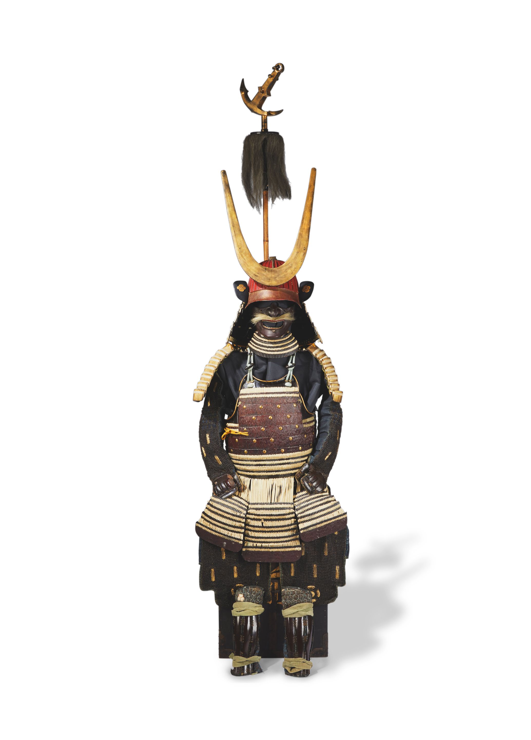 Bonhams : A SUIT OF ARMOR WITH AN UNUSUAL SASHIMONO Edo period (1615 ...