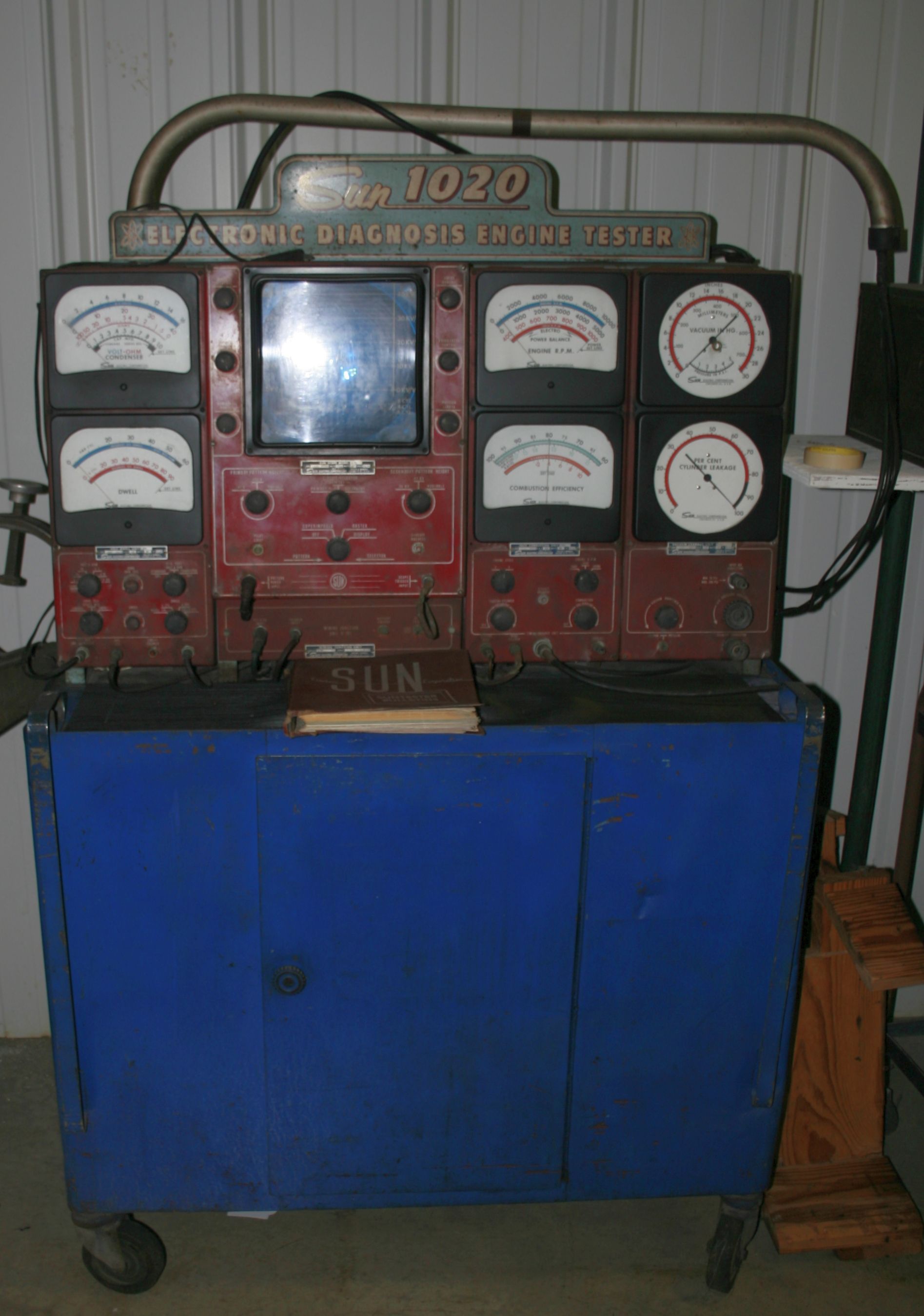 Bonhams Cars : A SUN 1020 ELECTRONIC DIAGNOSIS ENGINE TESTER,