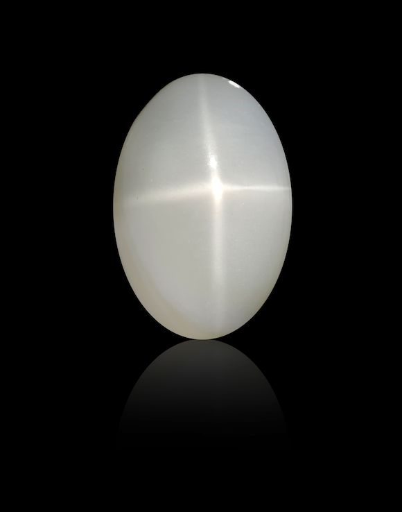 Bonhams : Large Star Moonstone
