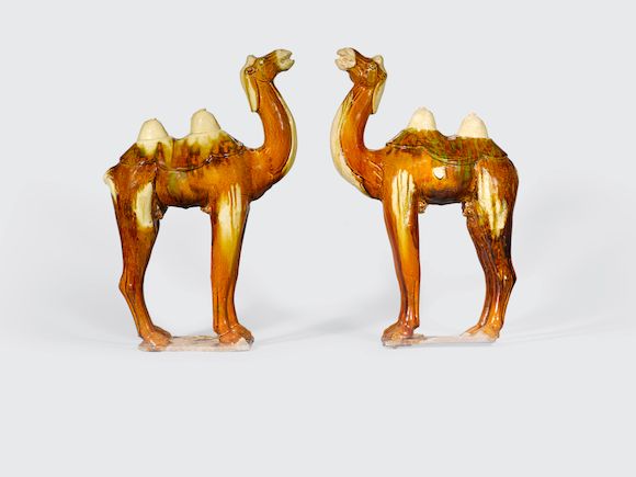 Bonhams : A pair of glazed pottery camels Tang dynasty (2)