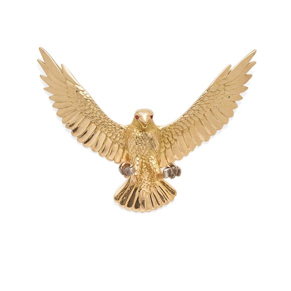 Bonhams : A gold hawk pendant/brooch
