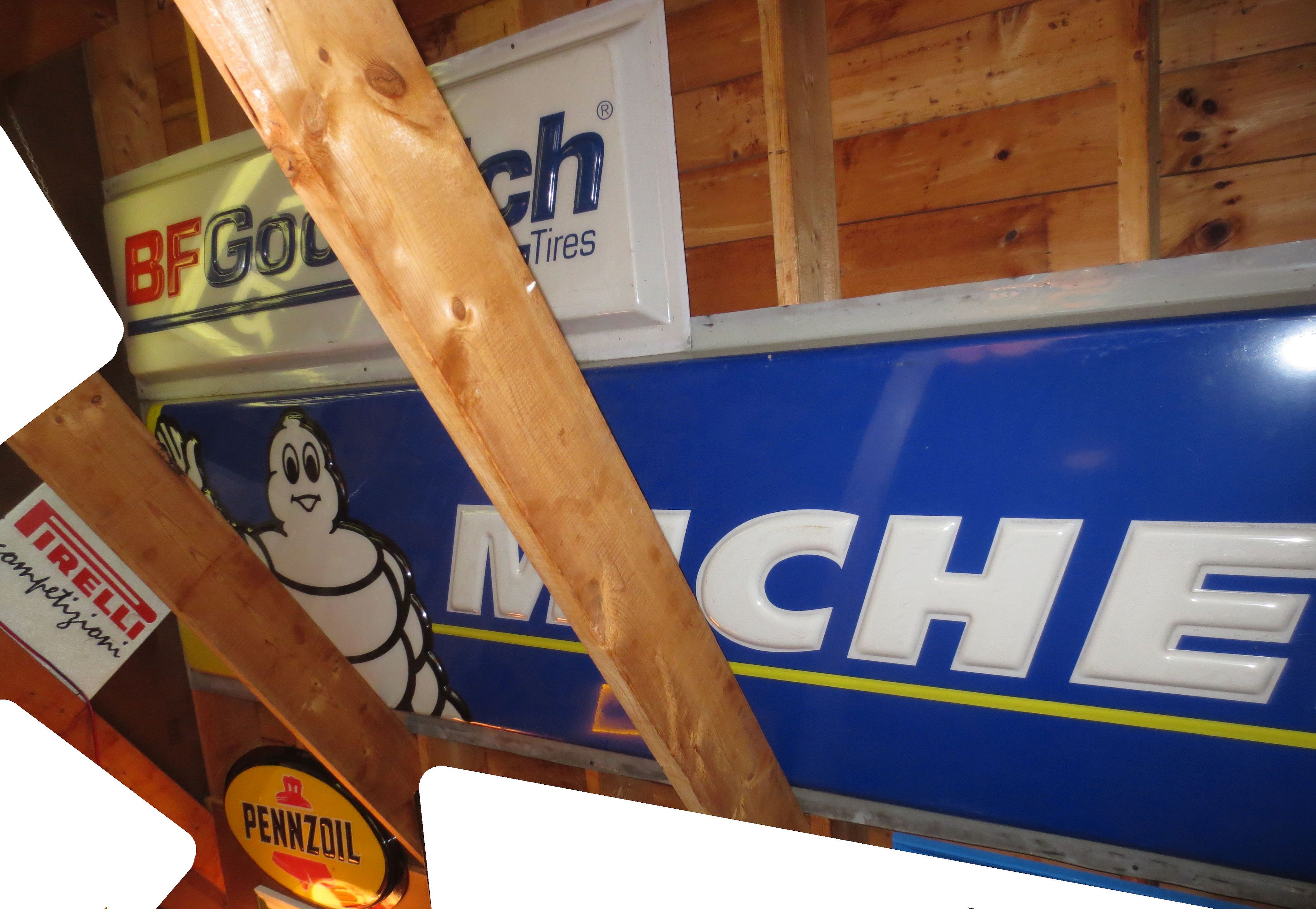 Bonhams Cars : Molded Plastic Advertising Signs,