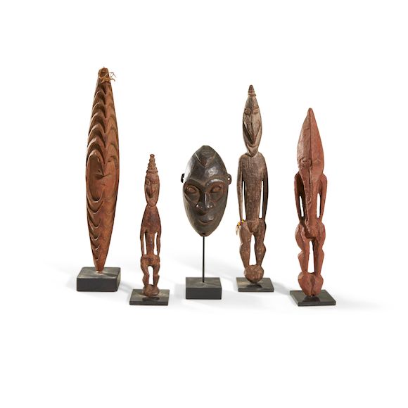 Bonhams : Four Small Figures and a Miniature Mask, Papua New Guinea