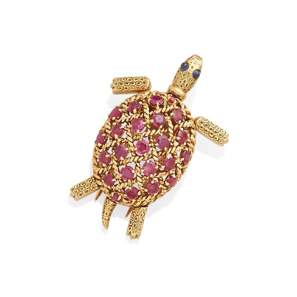 Bonhams : A ruby and cabochon sapphire turtle brooch, Cartier, France