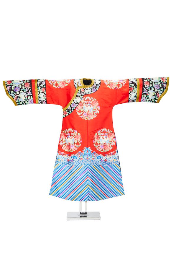 Bonhams : A MANCHU woman's embroidered silk INformal robe, Changfu Late ...