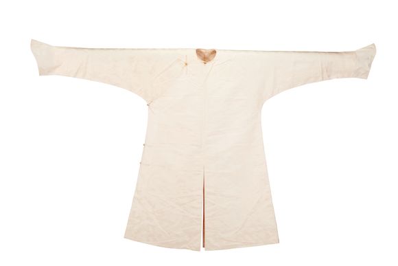 Bonhams : A CHINESE man's silk informal robe, Changfu 19th Century