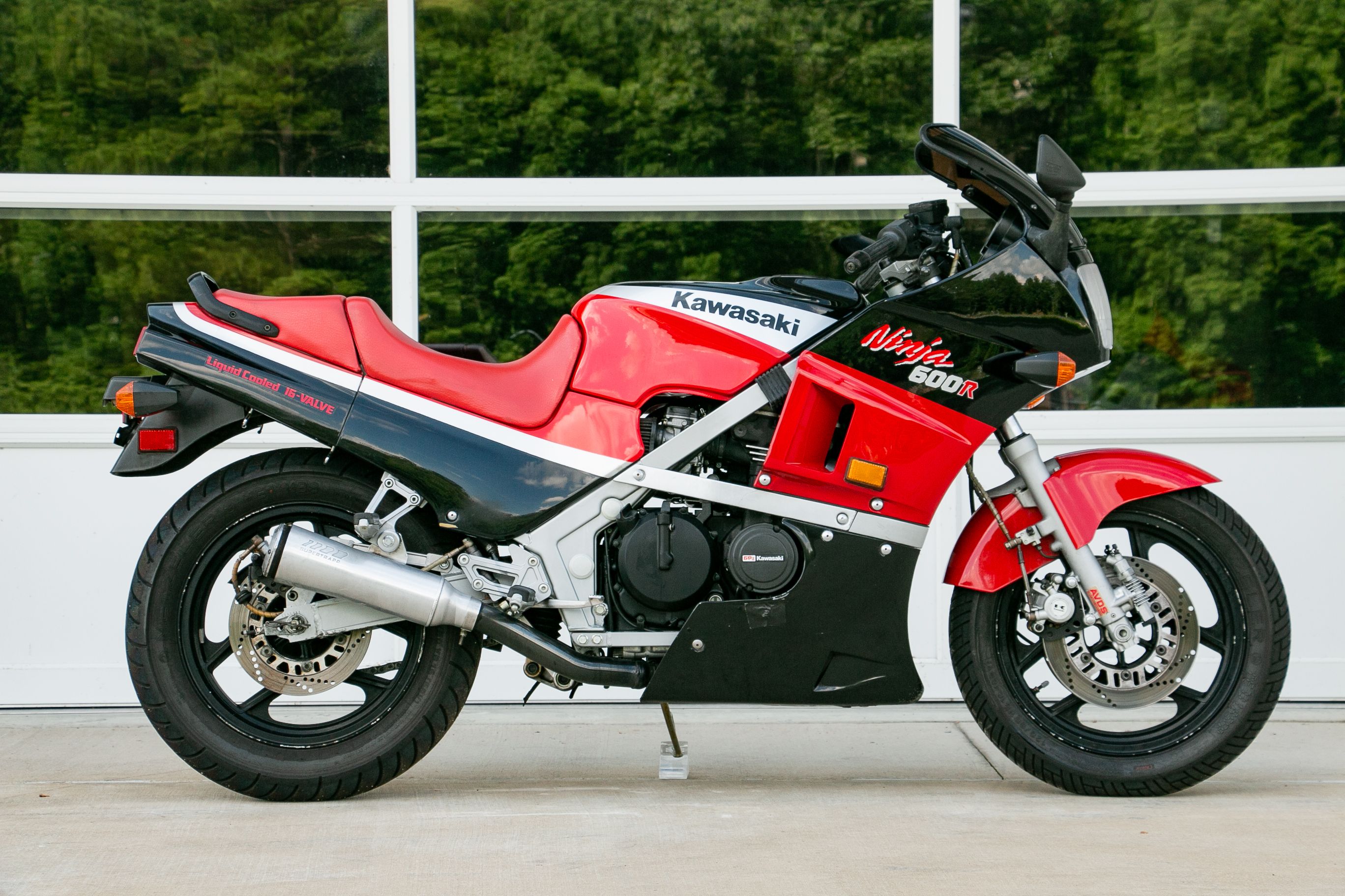 Bonhams Cars : 1985 Kawasaki ZX600 Ninja Frame no. JKAZX4A15FA007198