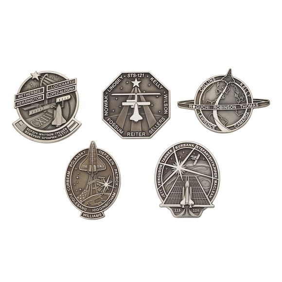 Bonhams : SPACE SHUTTLE: ROBBINS SILVER MEDALLION GROUP STS 113, 114 ...