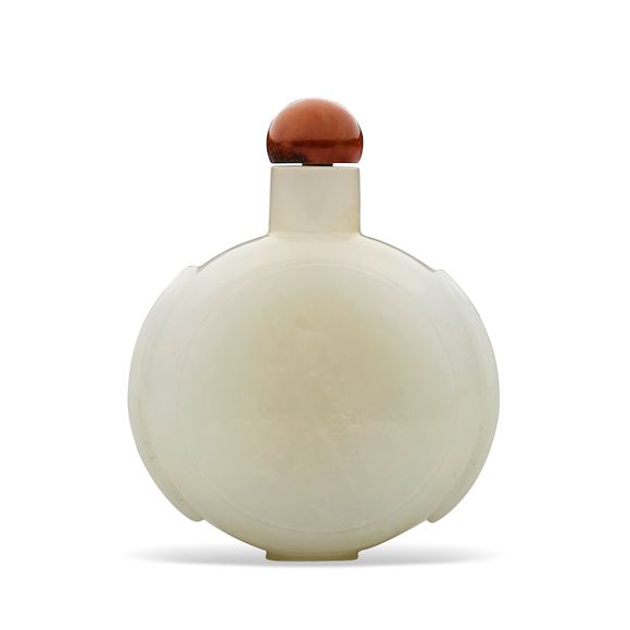 Bonhams : A WHITE JADE SNUFF BOTTLE 1790-1900