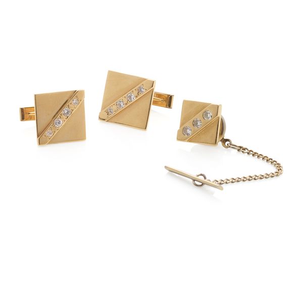 Bonhams : GOLD AND DIAMOND CUFFLINK AND TIE PIN SET
