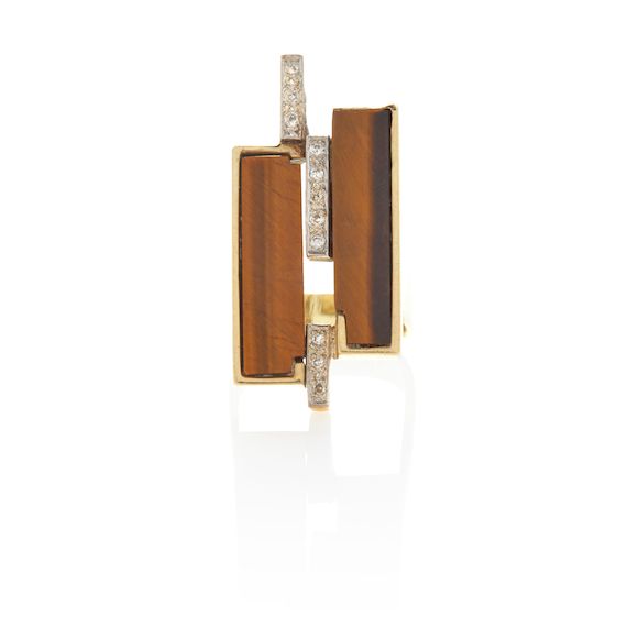 Bonhams : A 14K GOLD, DIAMOND AND TIGER'S EYE RING