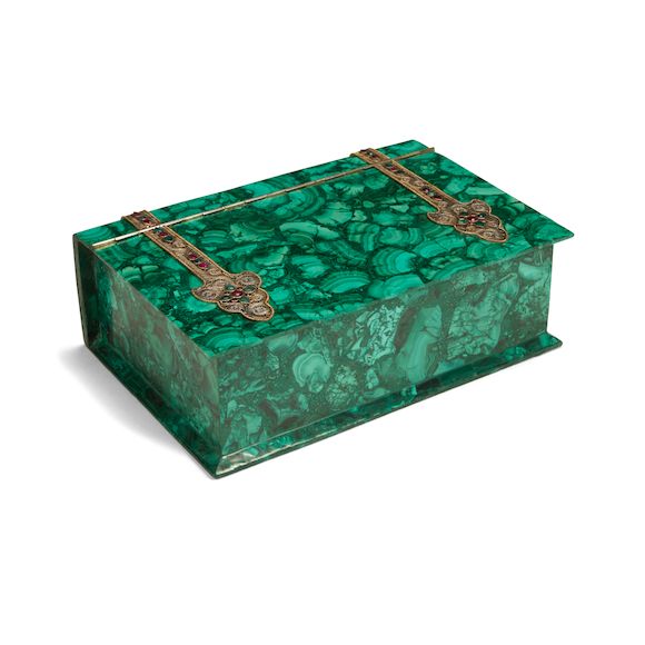 Bonhams : A SEMIPRECIOUS STONE AND FILIGREE MOUNTED MALACHITE BOX