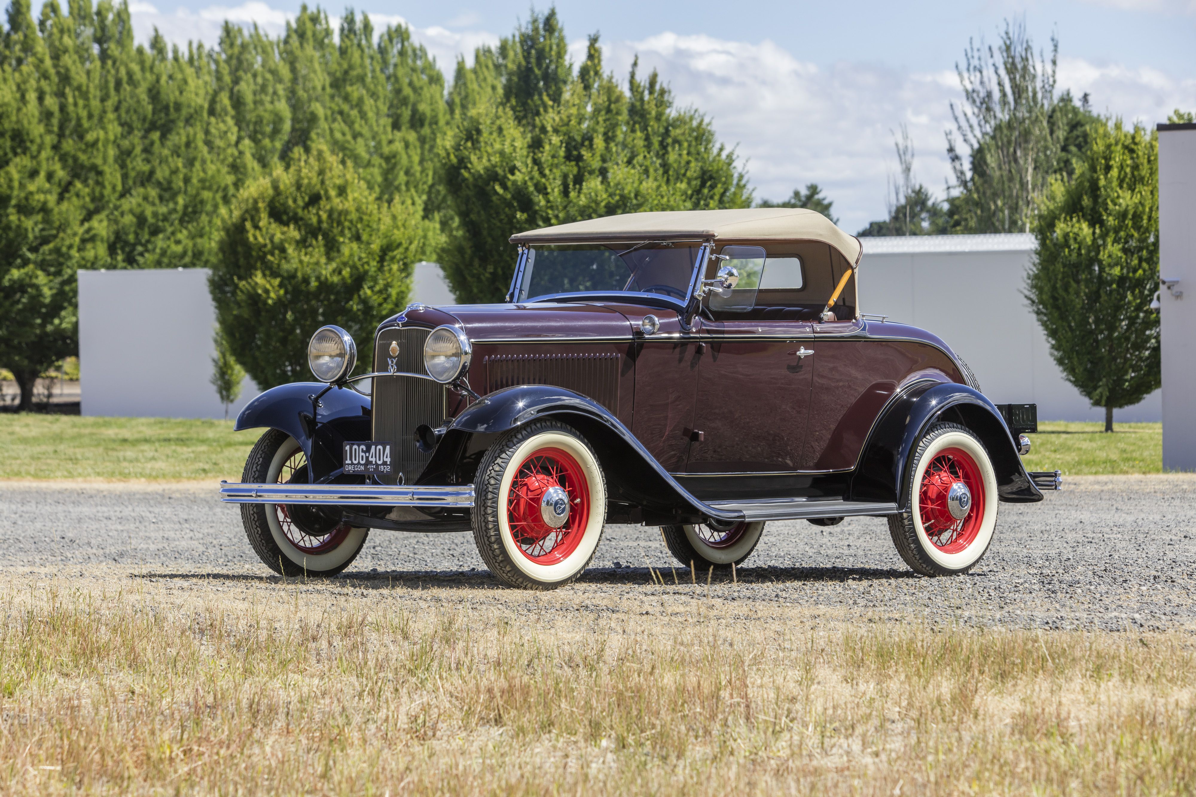 1932 Ford V8 Model 18 Deluxe Roadster - auctions & price archive