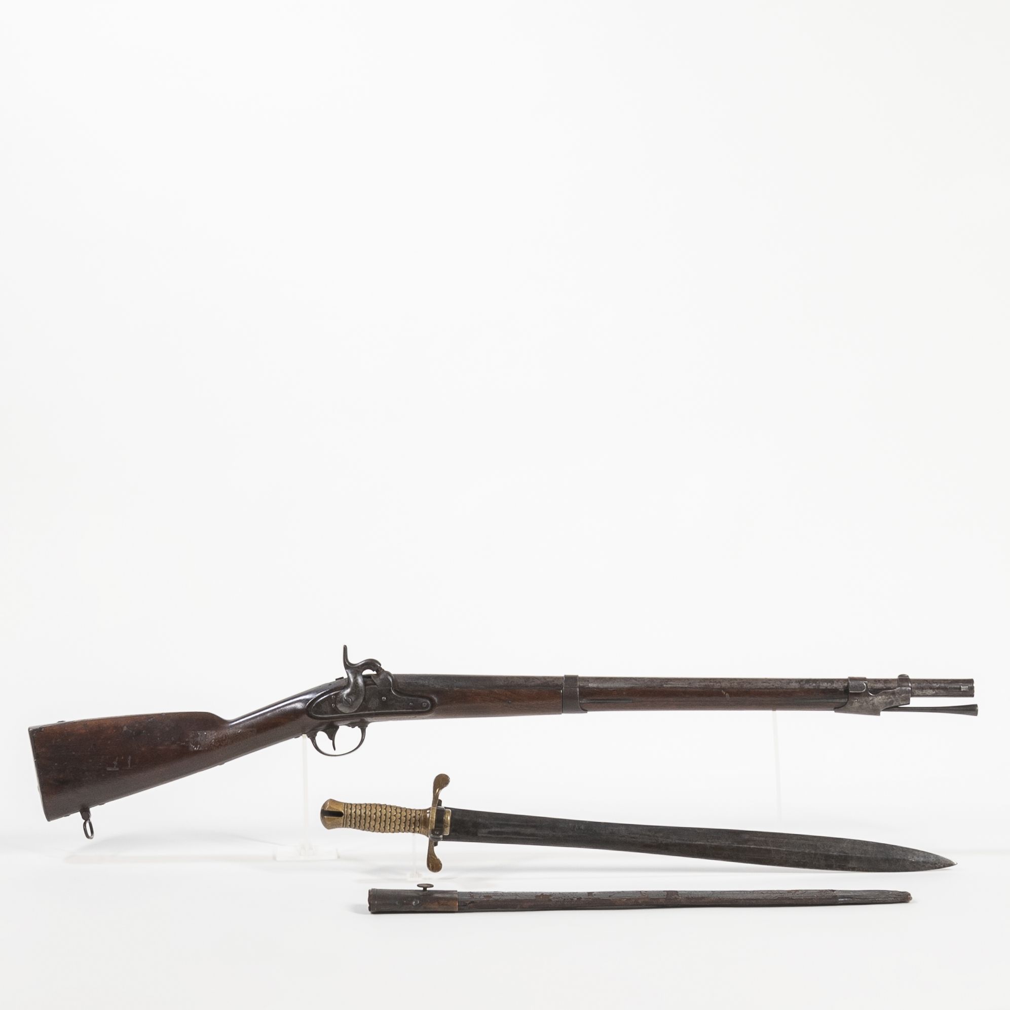 U.S. Model 1847 Sappers and Miners Musketoon and Bayonet - auctions ...