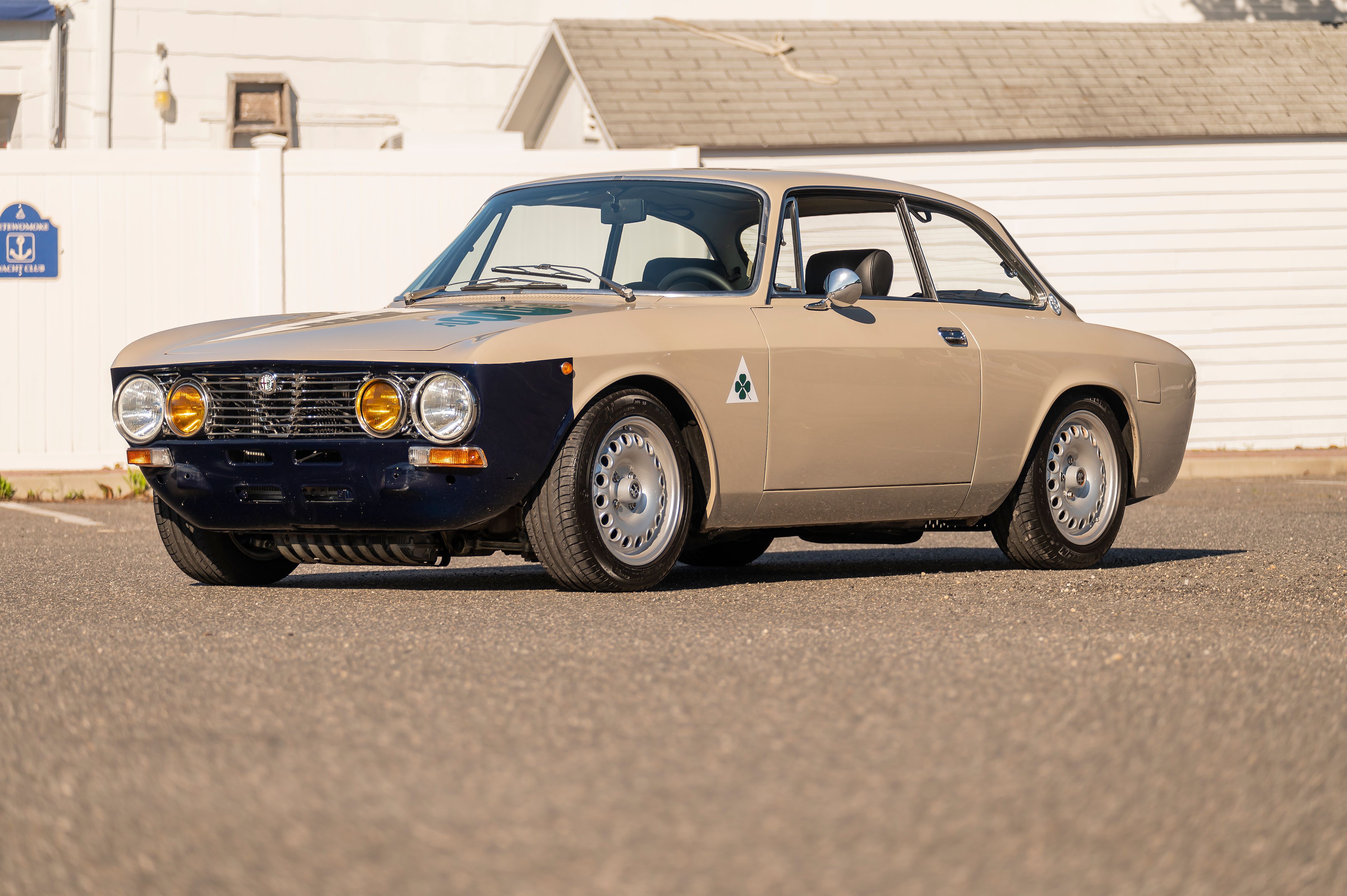 Bonhams Cars : 1974 Alfa Romeo 2000 GT Veloce Chassis no. AR3024419