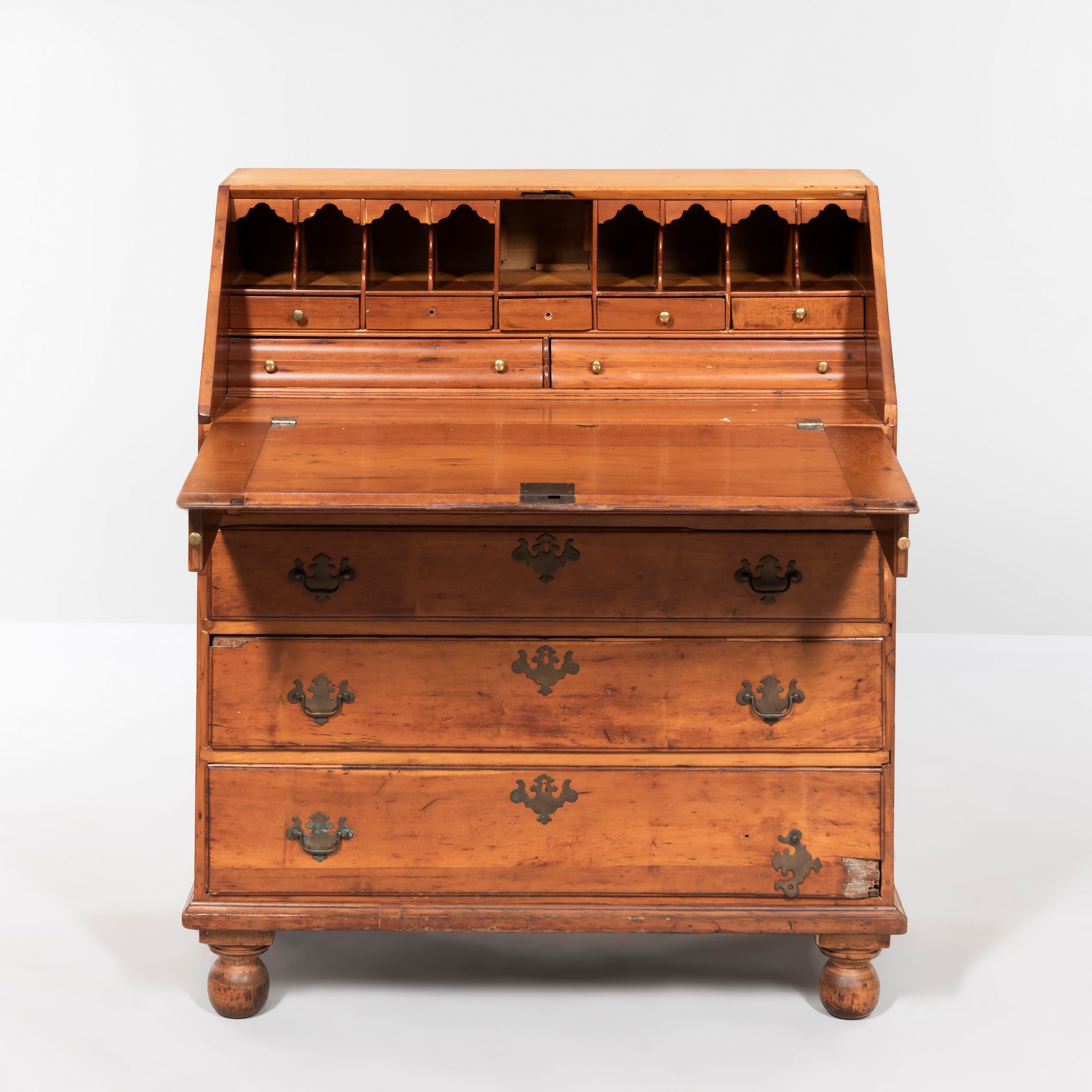 Bonhams Skinner : Federal-style Maple Slant-lid Desk