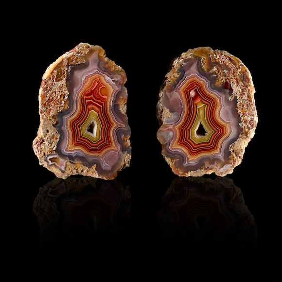 Bonhams : Colorful Laguna Agate "Split"