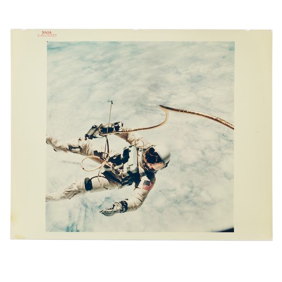 Bonhams : GEMINI IV: FIRST SPACEWALK MCDIVITT, JAMES. Chromogenic color ...