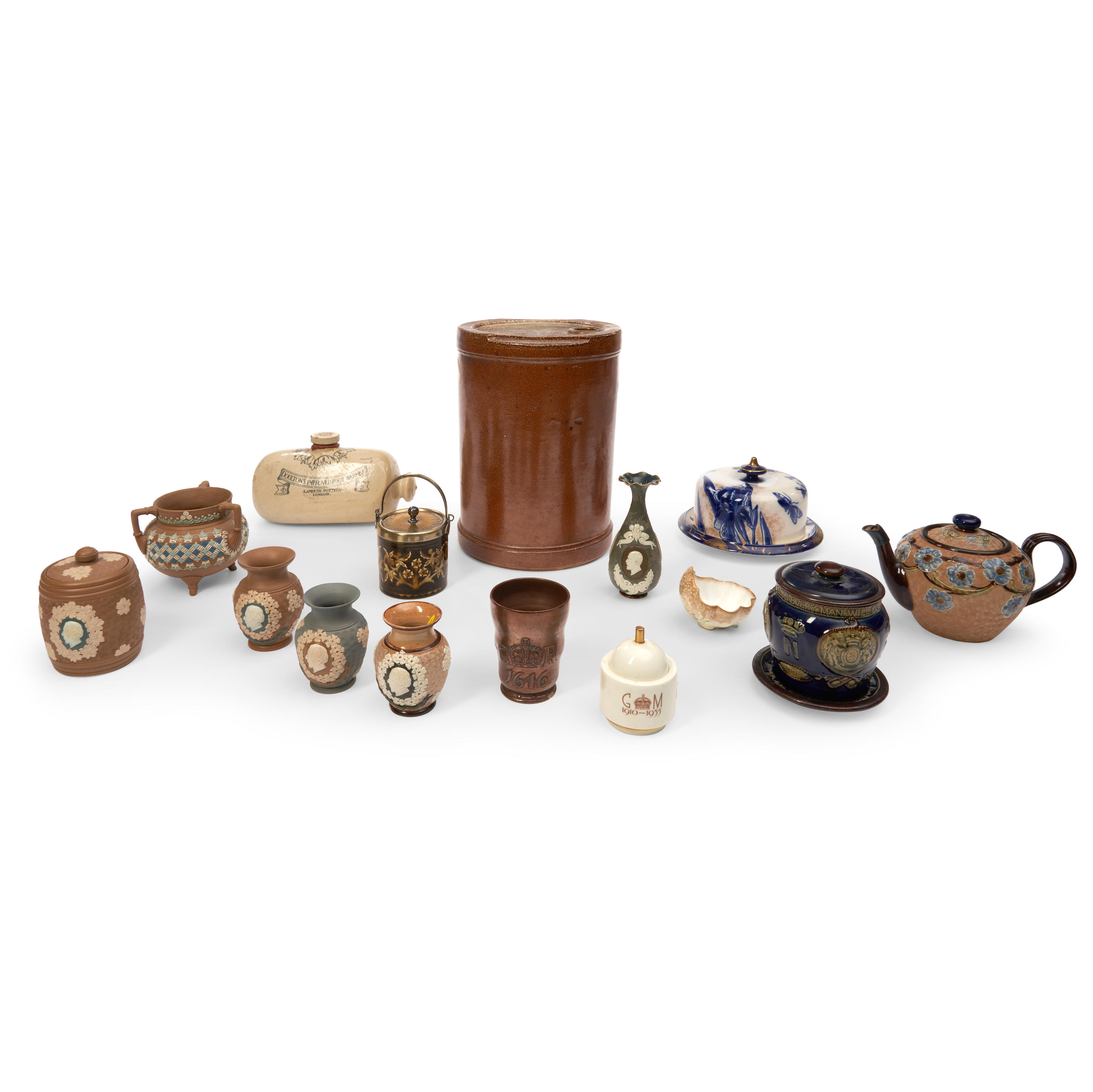Bonhams Skinner Sixteen Assorted Doulton Ceramic Items