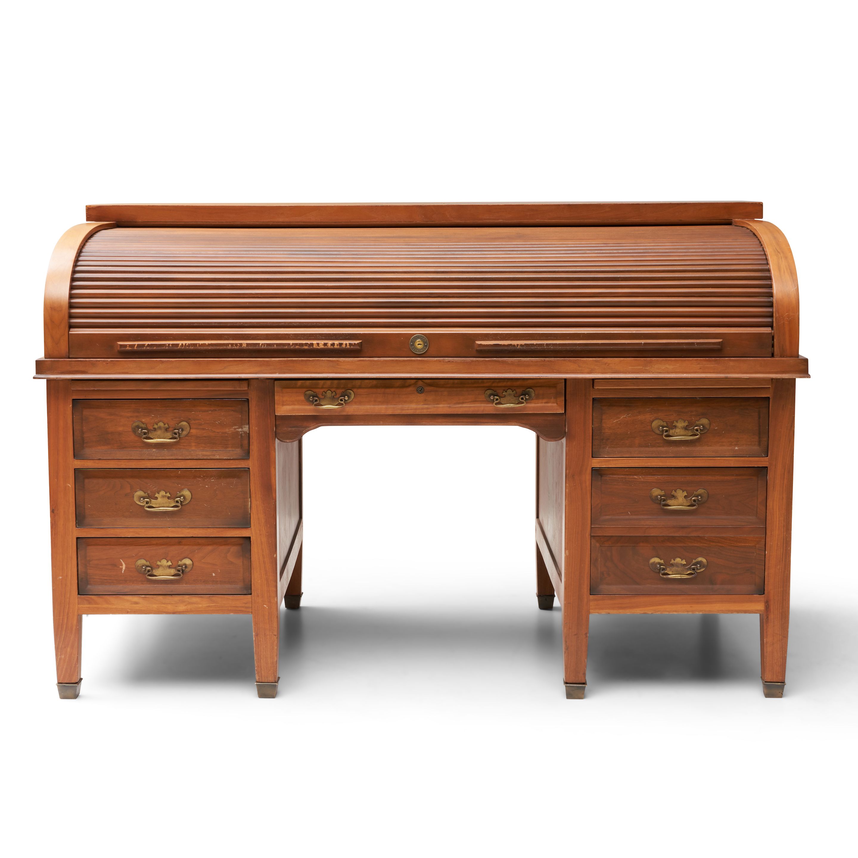 Bonhams Skinner : Standard Large Maple Roll-top Desk
