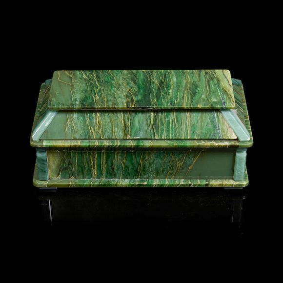 Bonhams : Nephrite Jade Box
