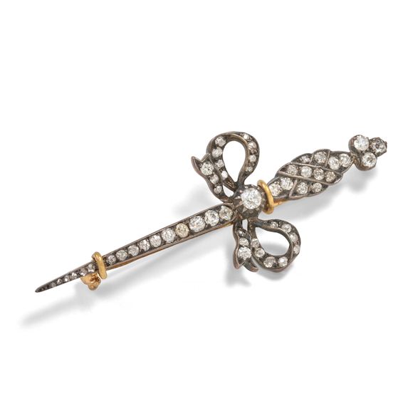 Bonhams Skinner : AN ANTIQUE DIAMOND SWORD PENDANT