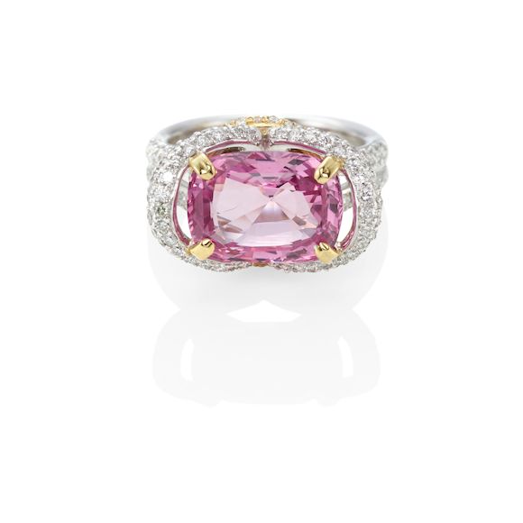 Bonhams : AN 18K BI-COLOR GOLD, PINK SPINEL AND DIAMOND RING