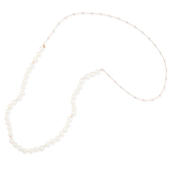 Bonhams : AN BI-COLOR GOLD AND CULTURED PEARL NECKLACE