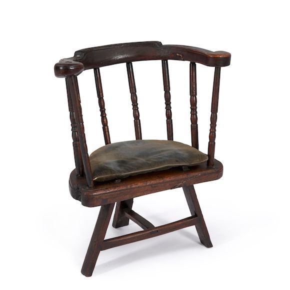 Bonhams Skinner : Continental Oak Roundabout/Corner Chair