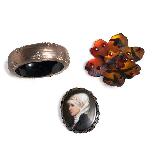 Bonhams Skinner Three Jewelry Items